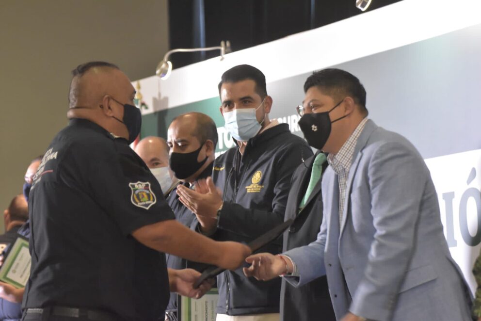 SLP entre los estados con mejor sueldo para sus Fuerzas Policiacas SLP entre los estados con mejor sueldo para sus Fuerzas Policiacas